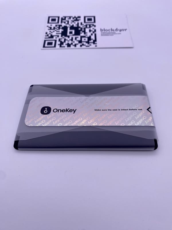 OneKey Classic Review 2025: A Simple And Complete Hardware Wallet