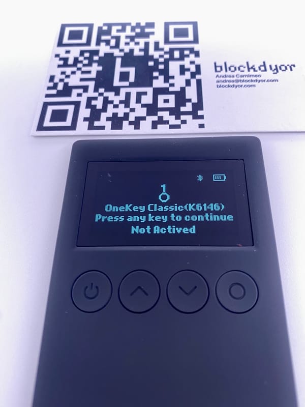 OneKey Classic Review 2025: A Simple And Complete Hardware Wallet